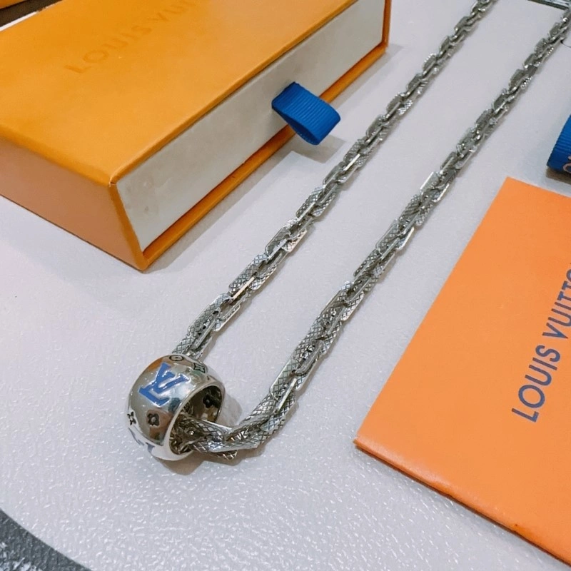 Top mirror Louis Vuitton Necklaces