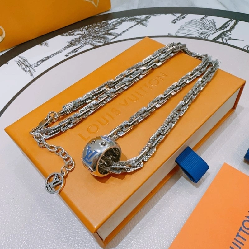 Top mirror Louis Vuitton Necklaces