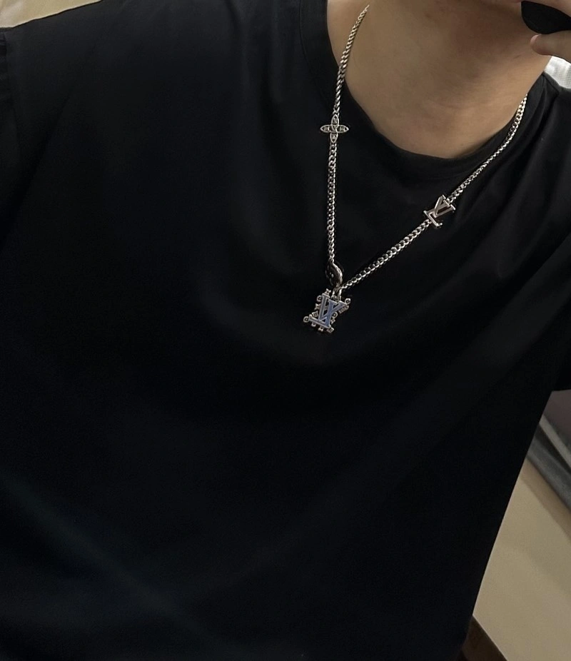Official Louis Vuitton Necklaces