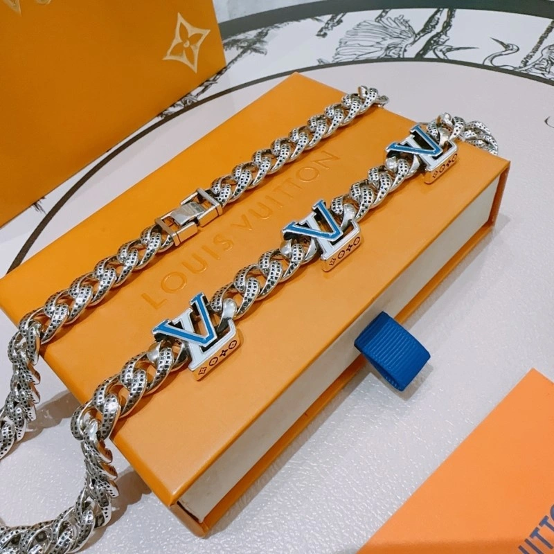 Official Louis Vuitton Necklaces