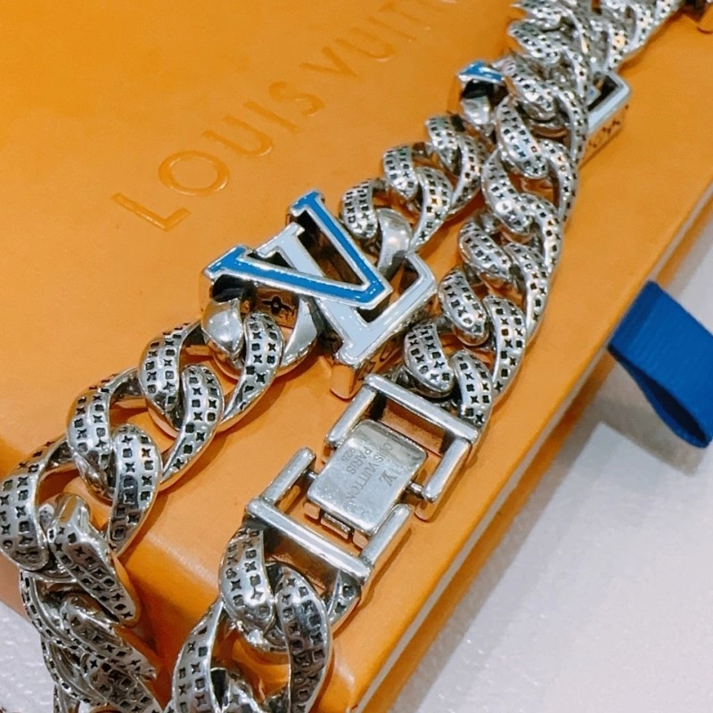 Official Louis Vuitton Necklaces