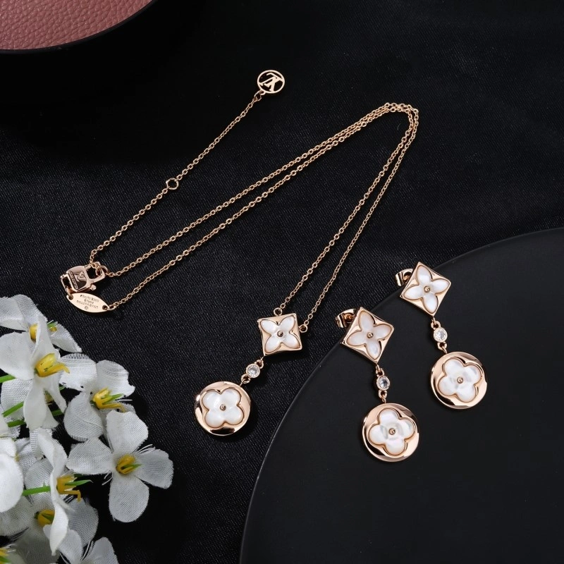 Louis Vuitton Necklaces