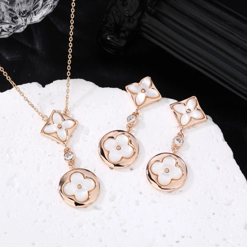 Indistinguishable Louis Vuitton Necklaces