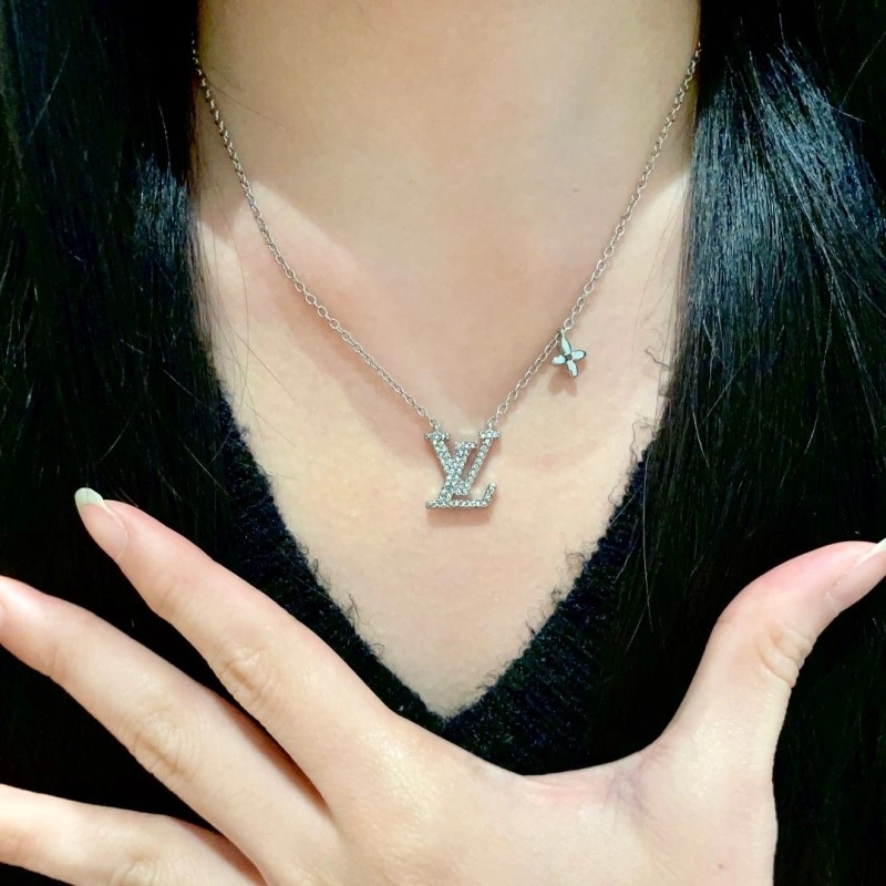 Top mirror Louis Vuitton Necklaces