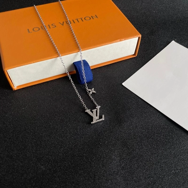 Top mirror Louis Vuitton Necklaces