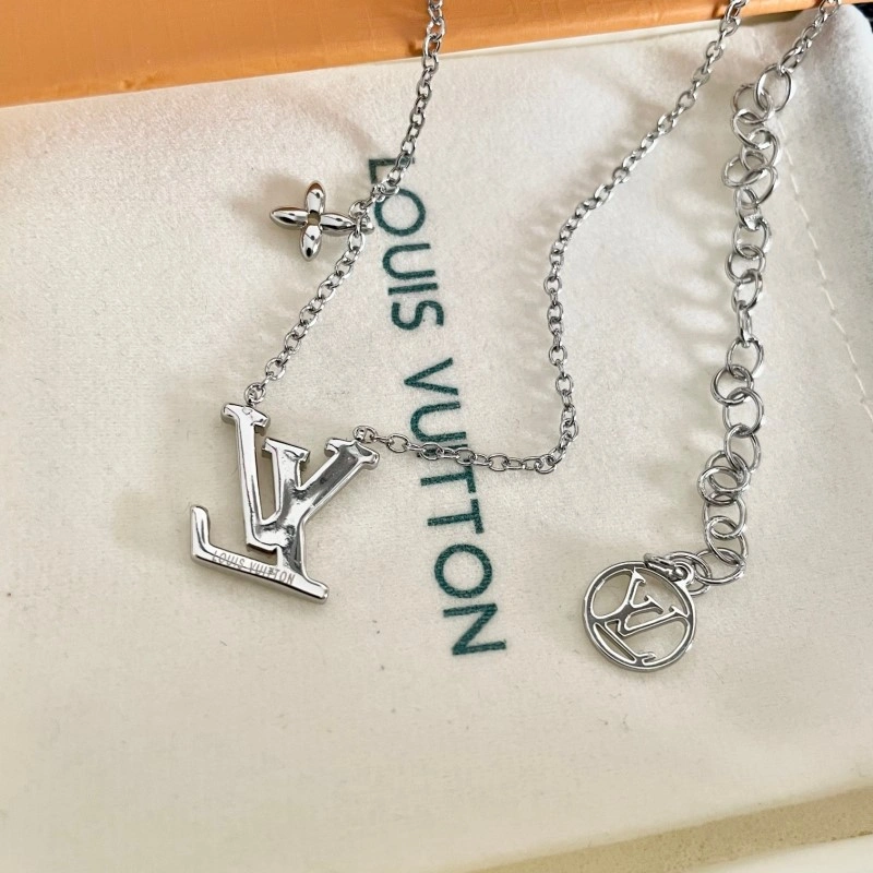 Top mirror Louis Vuitton Necklaces