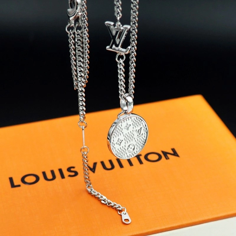 Top mirror Louis Vuitton Necklaces