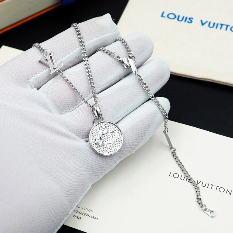 Top mirror Louis Vuitton Necklaces