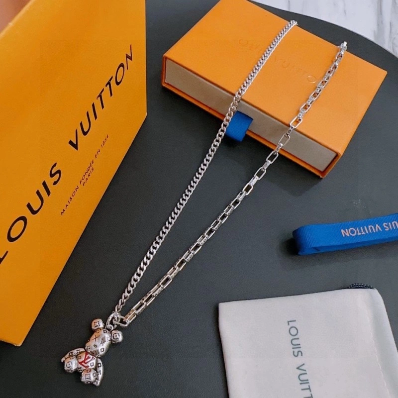 Brand-authenticated Louis Vuitton Necklaces