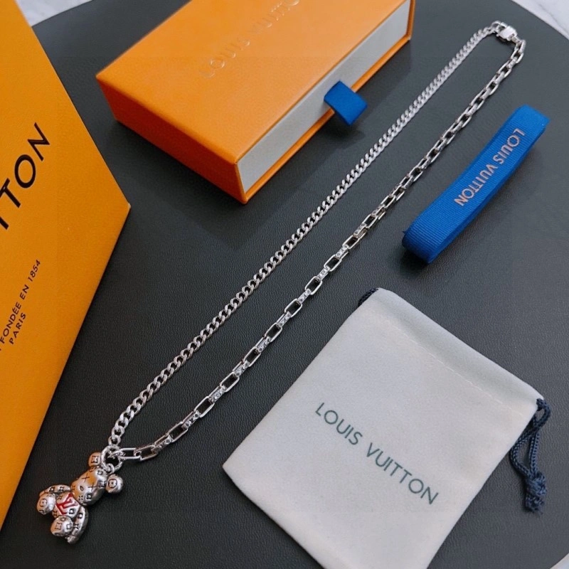 Brand-authenticated Louis Vuitton Necklaces