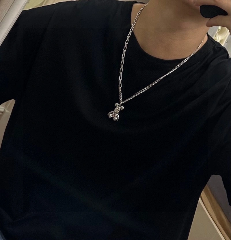 Brand-authenticated Louis Vuitton Necklaces