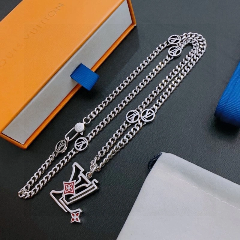 Brand-authenticated Louis Vuitton Necklaces
