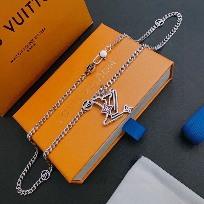 Brand-authenticated Louis Vuitton Necklaces