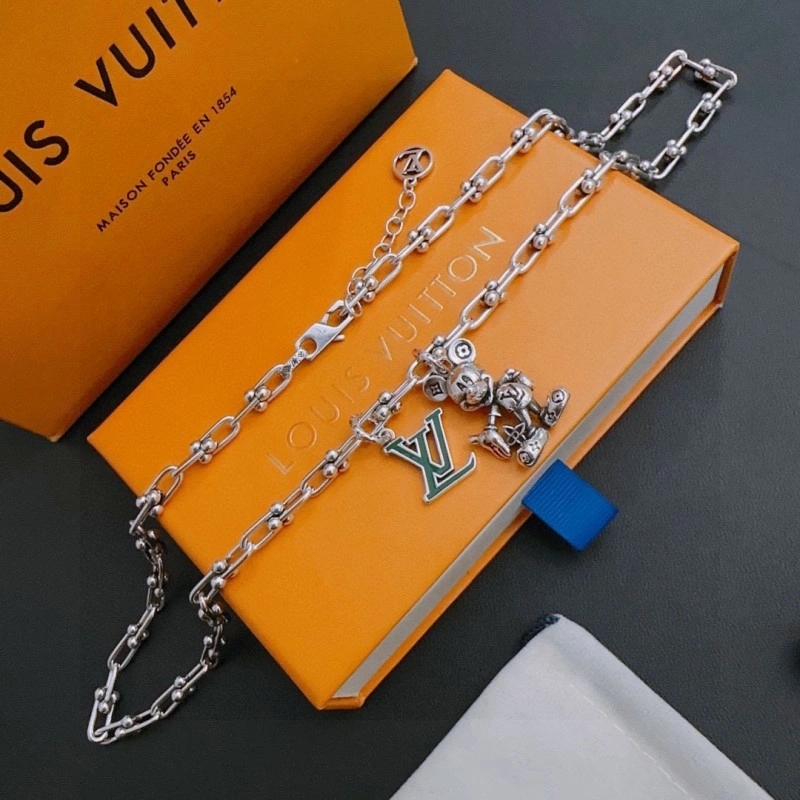 Official Louis Vuitton Necklaces