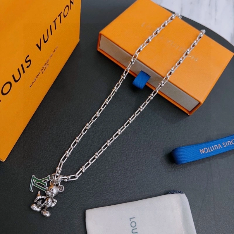 Official Louis Vuitton Necklaces