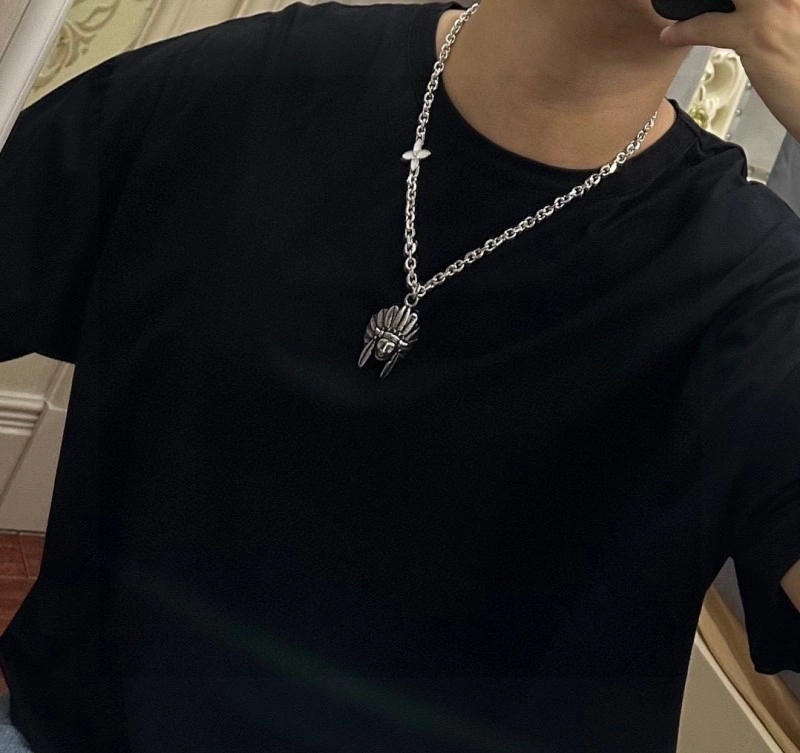 Value-priced Louis Vuitton Necklaces