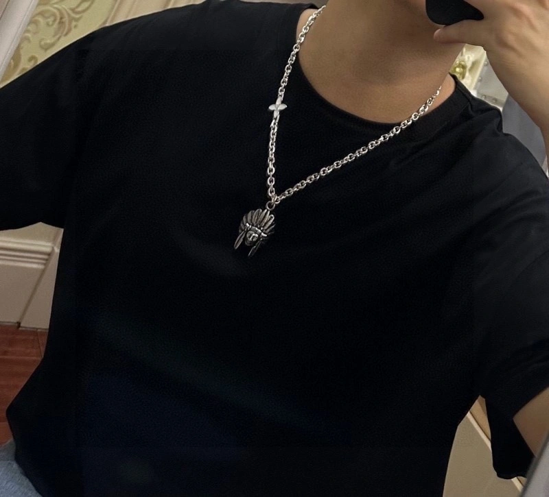 Value-priced Louis Vuitton Necklaces