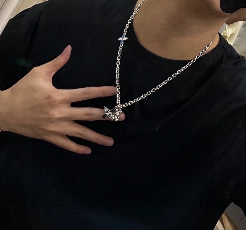 Original Louis Vuitton Necklaces