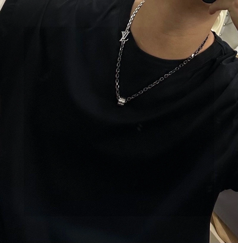Cut-rate Louis Vuitton Necklaces