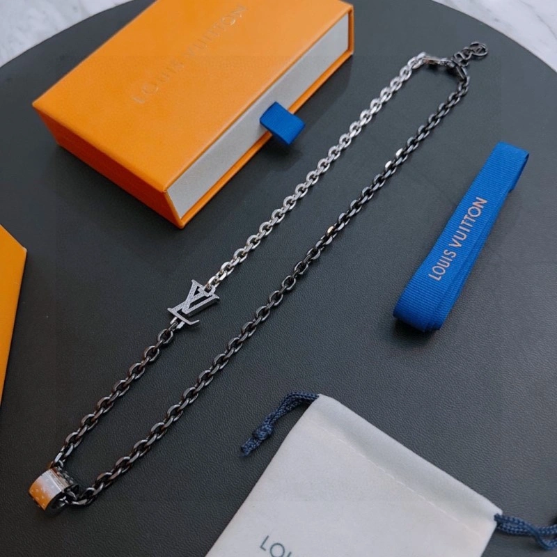 Cut-rate Louis Vuitton Necklaces