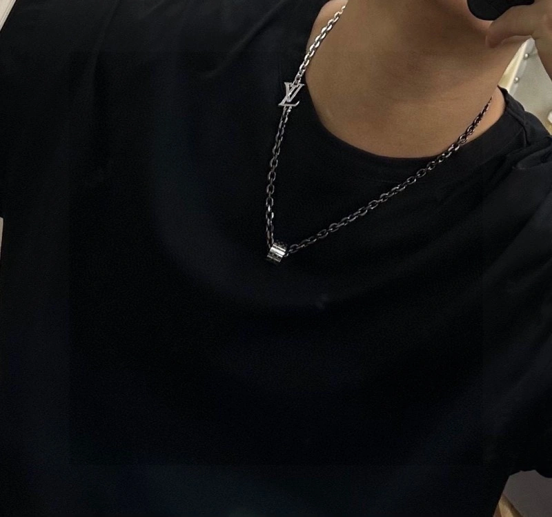 Cut-rate Louis Vuitton Necklaces