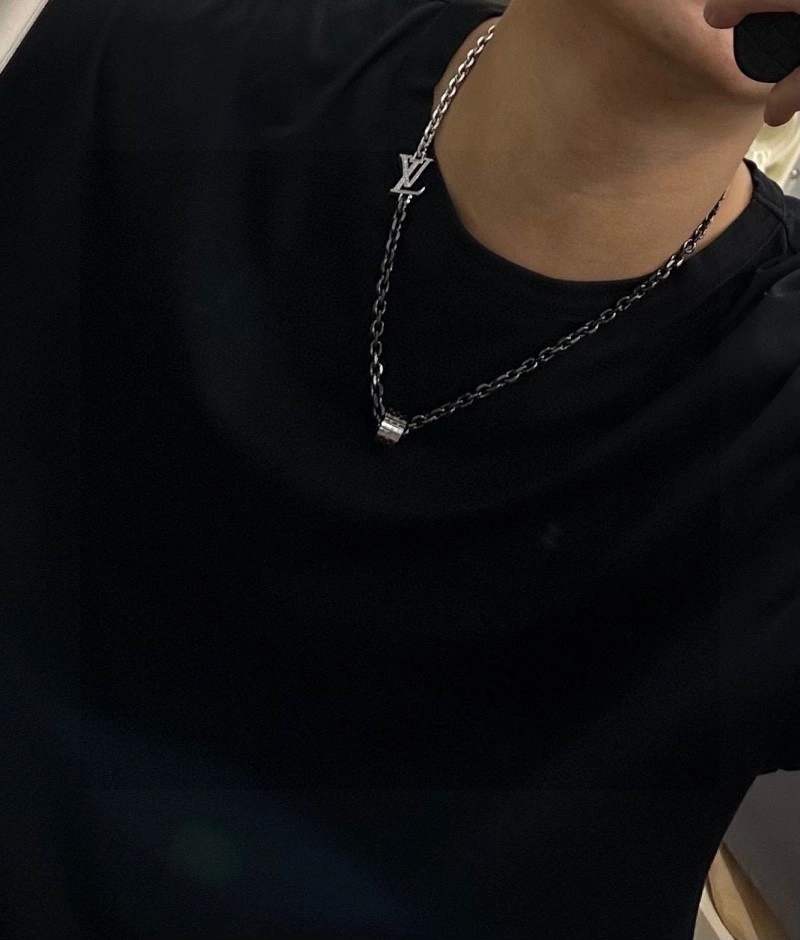 Cut-rate Louis Vuitton Necklaces