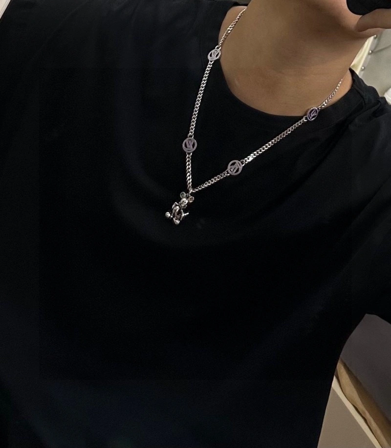 Official Louis Vuitton Necklaces