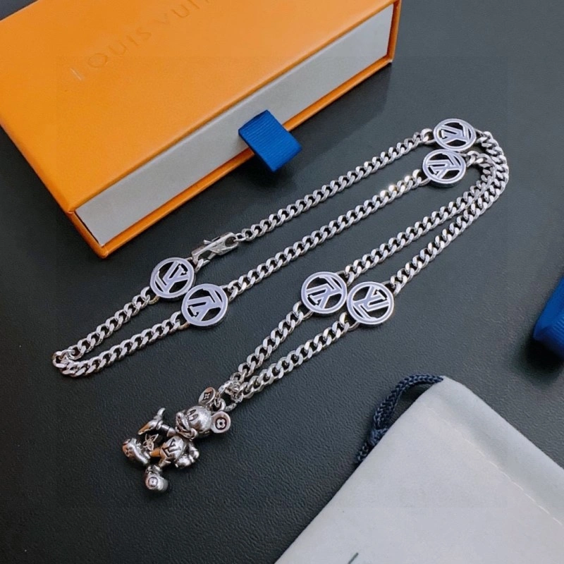 Official Louis Vuitton Necklaces
