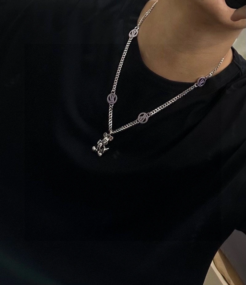 Official Louis Vuitton Necklaces