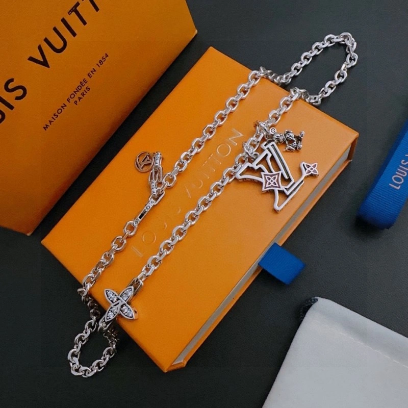 Cut-rate Louis Vuitton Necklaces