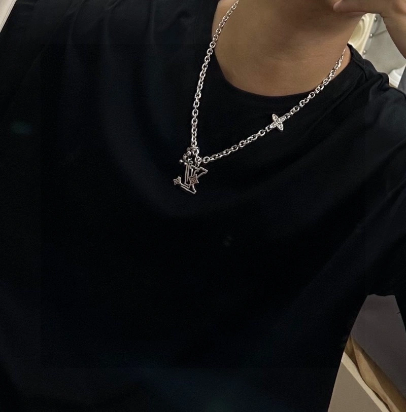 Cut-rate Louis Vuitton Necklaces