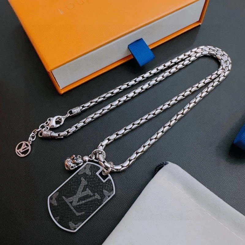 Bargain Louis Vuitton Necklaces