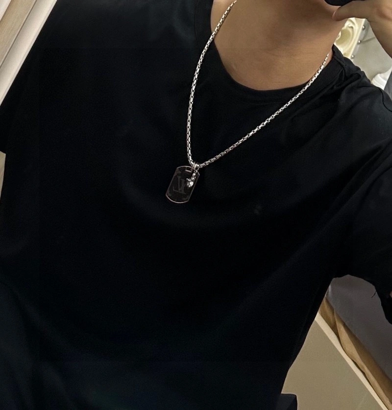 Bargain Louis Vuitton Necklaces