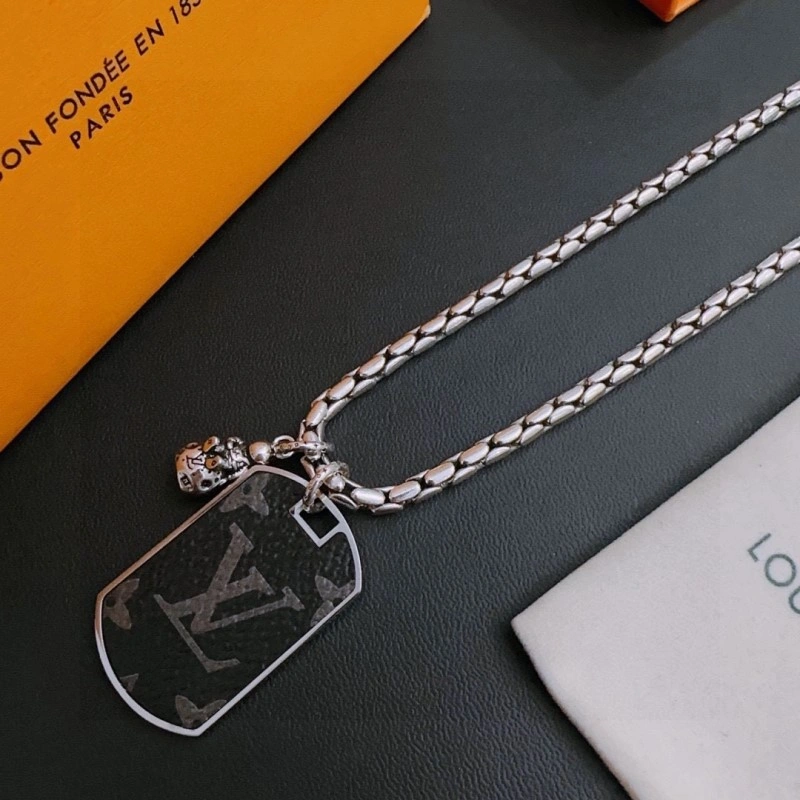 Bargain Louis Vuitton Necklaces