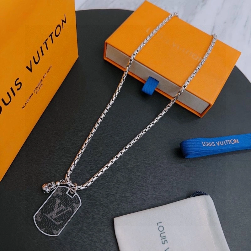 Bargain Louis Vuitton Necklaces