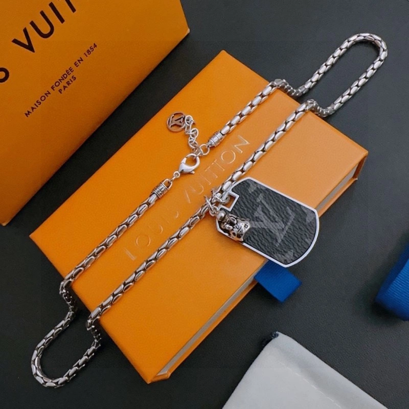 Bargain Louis Vuitton Necklaces