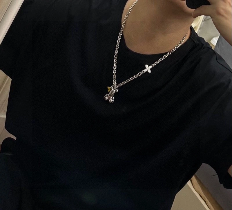 Cut-rate Louis Vuitton Necklaces