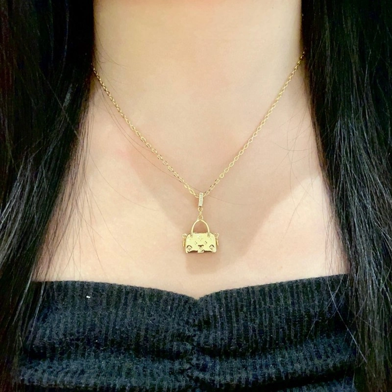 Cut-rate Louis Vuitton Necklaces
