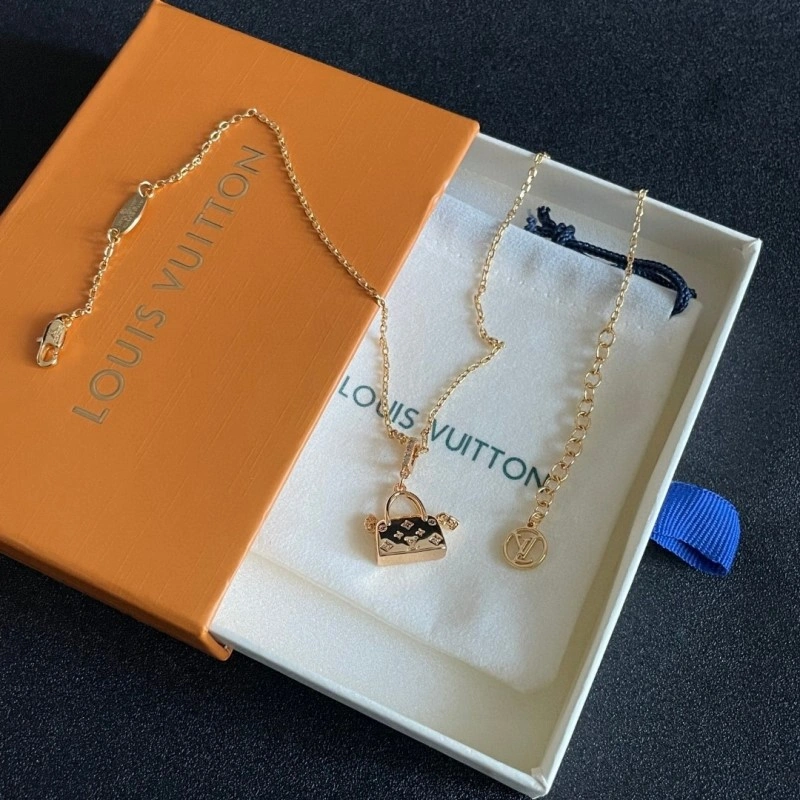 Cut-rate Louis Vuitton Necklaces