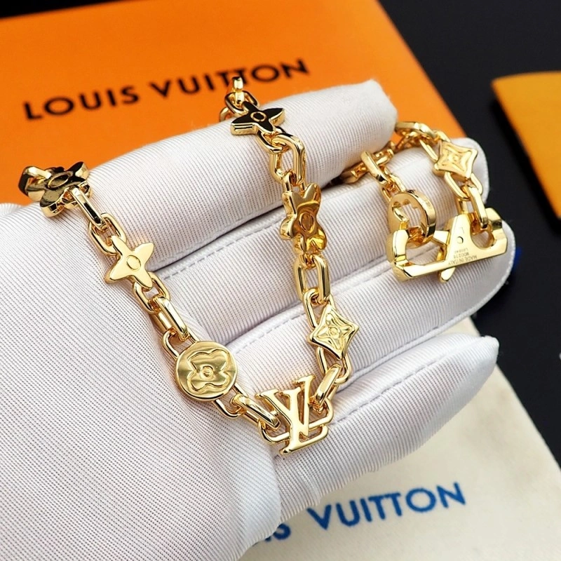 Indistinguishable Louis Vuitton Necklaces