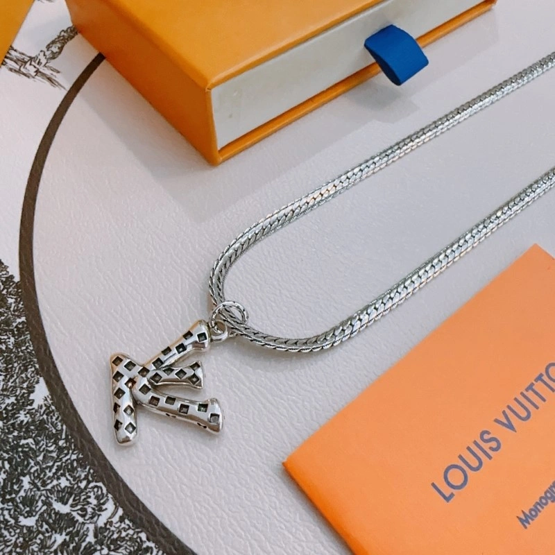 1:1 copy Louis Vuitton Necklaces