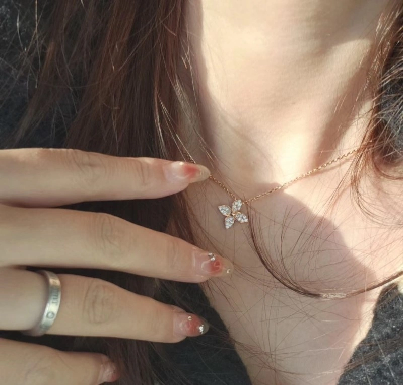 Original Louis Vuitton Necklaces