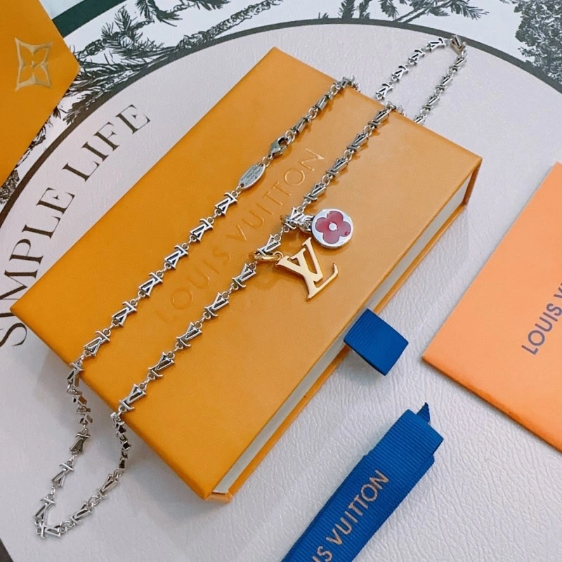 Reasonably priced Louis Vuitton Necklaces