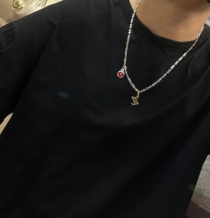 Reasonably priced Louis Vuitton Necklaces