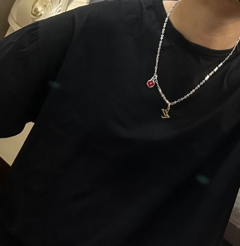 Reasonably priced Louis Vuitton Necklaces