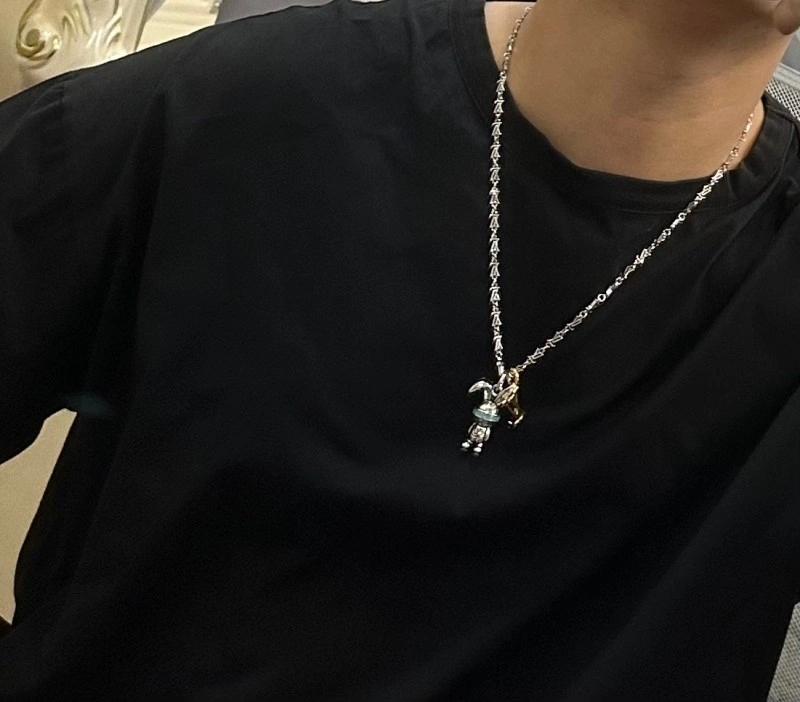 Value-priced Louis Vuitton Necklaces