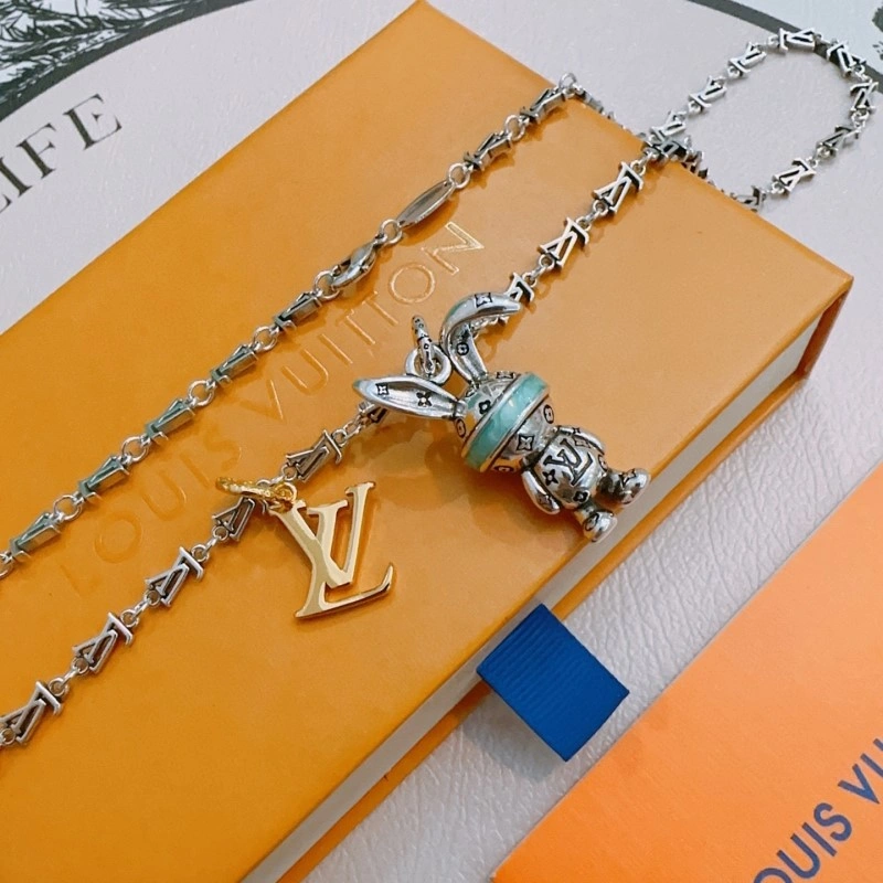 Value-priced Louis Vuitton Necklaces
