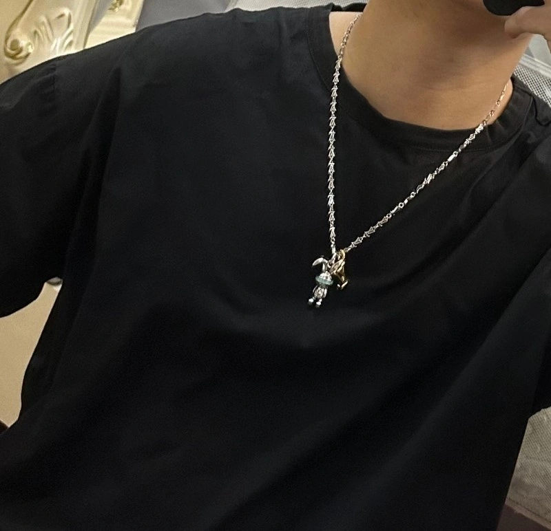 Value-priced Louis Vuitton Necklaces