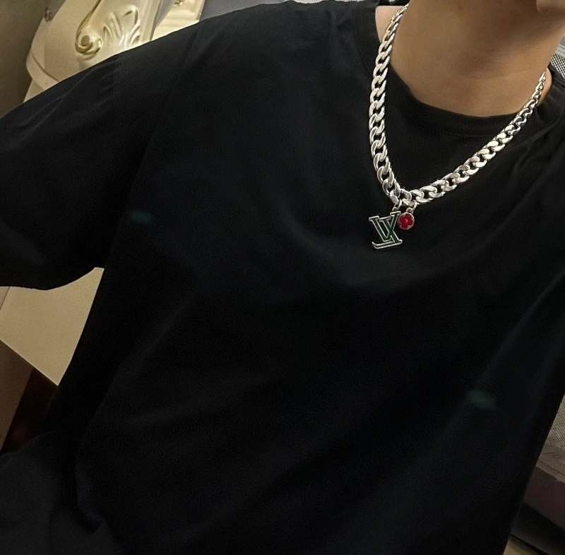 Reasonably priced Louis Vuitton Necklaces
