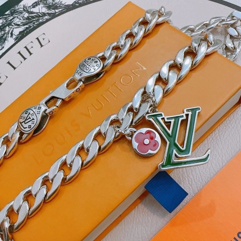 Reasonably priced Louis Vuitton Necklaces